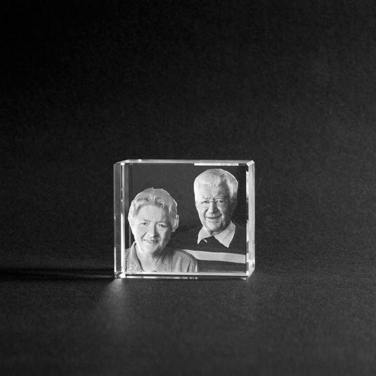 3D Foto in Glas - Ihr Portrait als 3D Glasfoto in Kristallglas gelasert